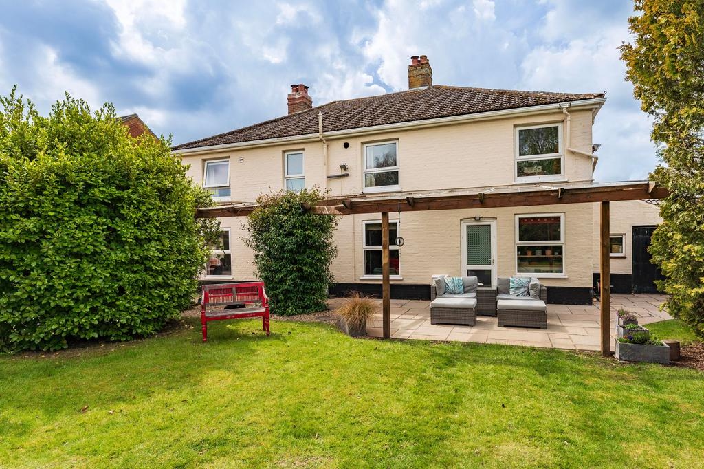 Mill Road, Hethersett 3 bed semi-detached house - £375,000