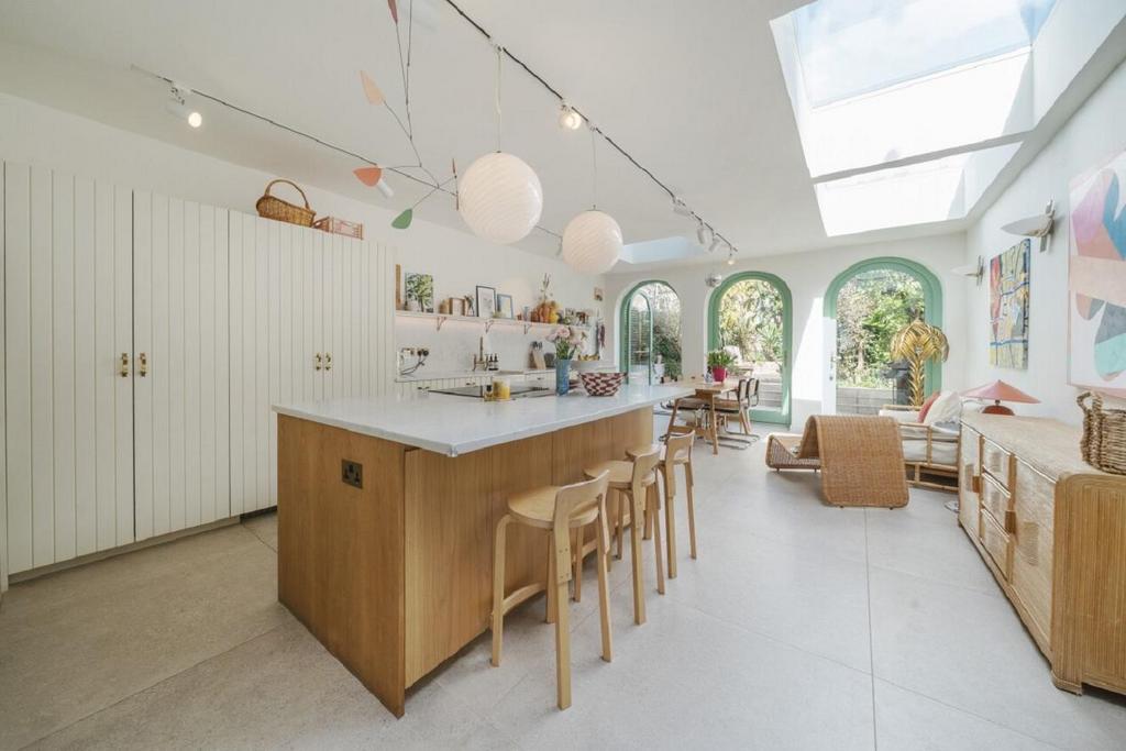 Fairmount Road, Brixton, London, SW2 5 bed terraced house for sale - £ ...