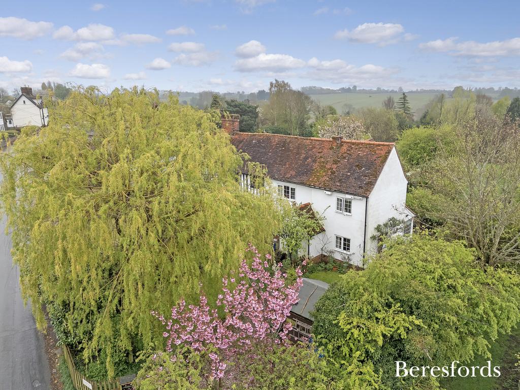 Duton Hill, Dunmow, CM6 3 bed semi-detached house - £485,000