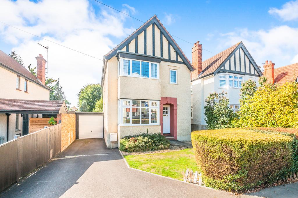 Pinkneys Road, Maidenhead, SL6 3 bed house - £1,900 pcm (£438 pw)