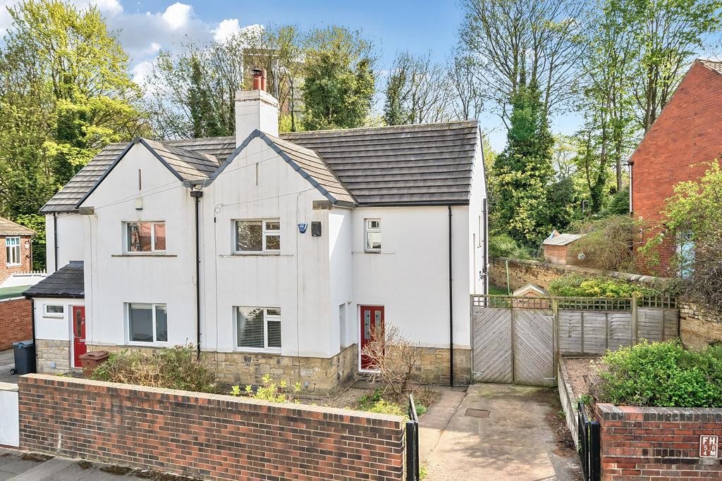Henconner Avenue, Leeds LS7 3 bed semi-detached house for sale - £400,000