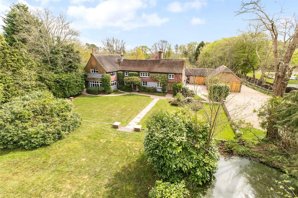Ifield Road, Charlwood, Surrey, RH6 5 bed detached house for sale - £ ...