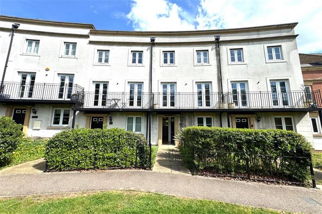 Borders Crescent, IG10 5 bed property - £2,650 pcm (£612 pw)