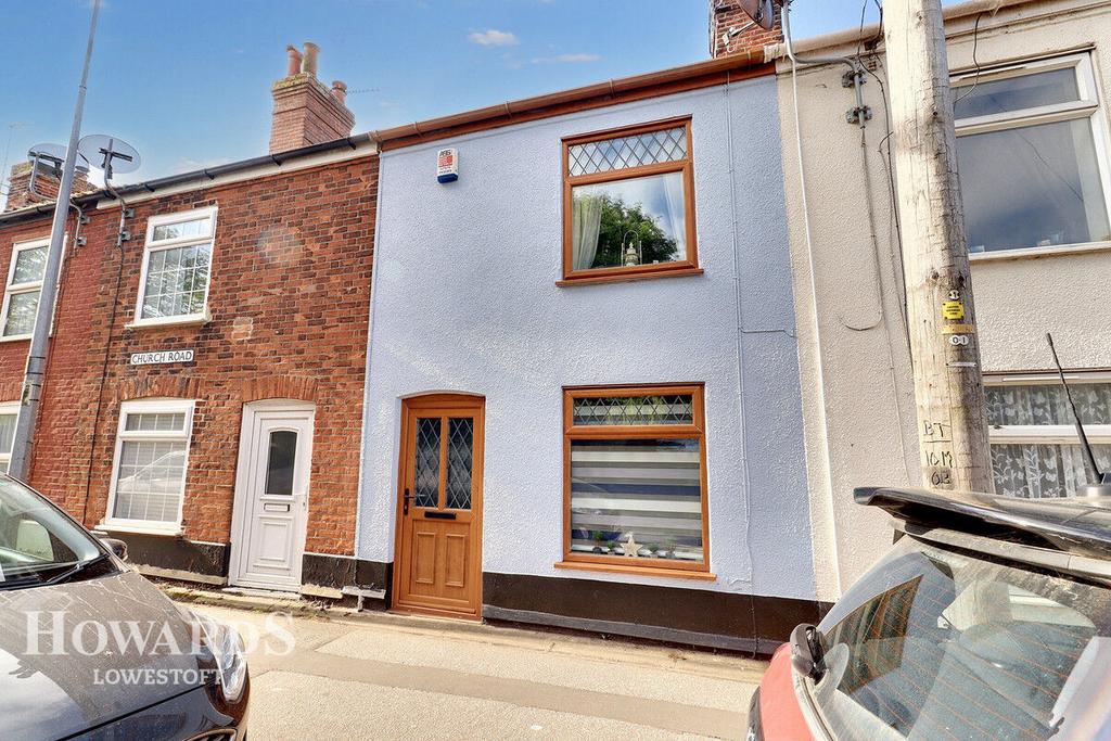 Church Road, Lowestoft 2 bed terraced house for sale - £140,000