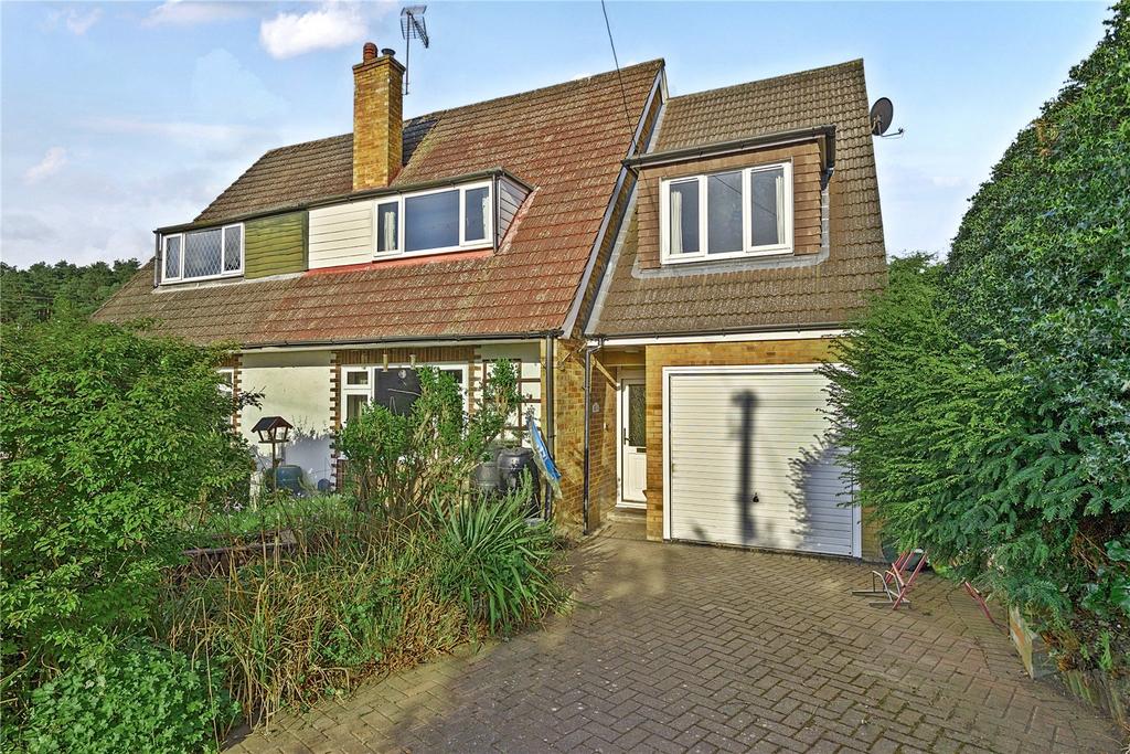 Hutton Road, Ash Vale GU12 4 bed semi-detached house for sale - £500,000