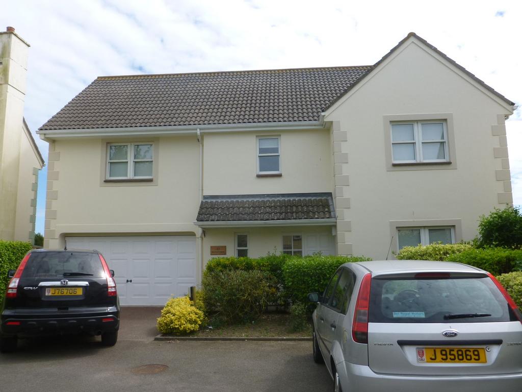 11 Maufant Lodge, St Saviour 4 bed detached house to rent - £2,850 pcm ...