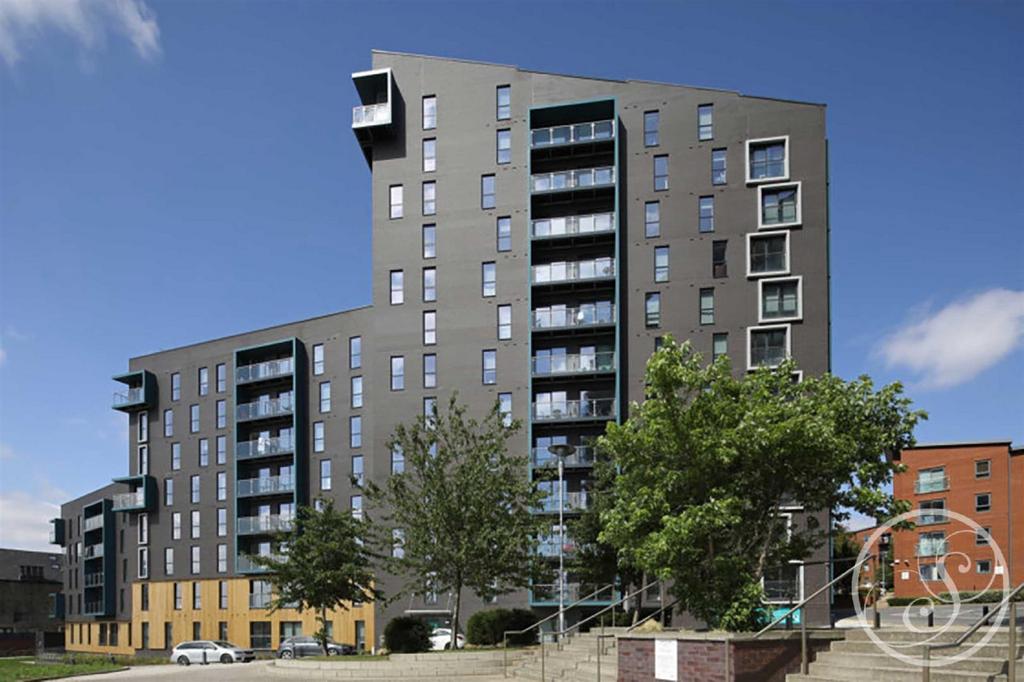 x1 Cross Green Lane, Leeds 1 bed flat - £750 pcm (£173 pw)