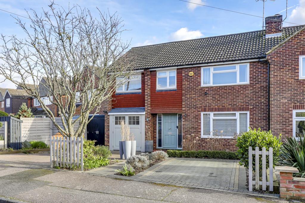 Prestwick Drive, Bishop's Stortford CM23 4 bed semi-detached house - £ ...