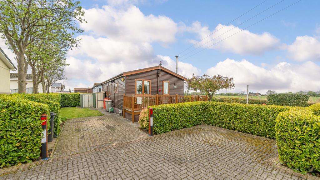 Pear Tree Manor, Wainfleet Bank... 2 bed park home - £75,000