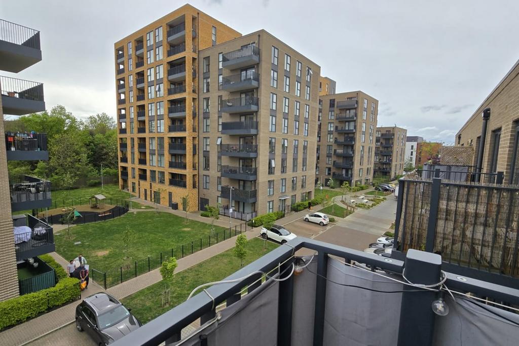 Kington House, Bowen Drive... 1 bed flat for sale - £415,000