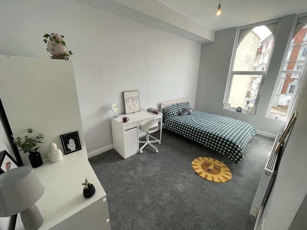 London Road, Leicester LE2 2 bed flat - £1,100 pcm (£254 pw)