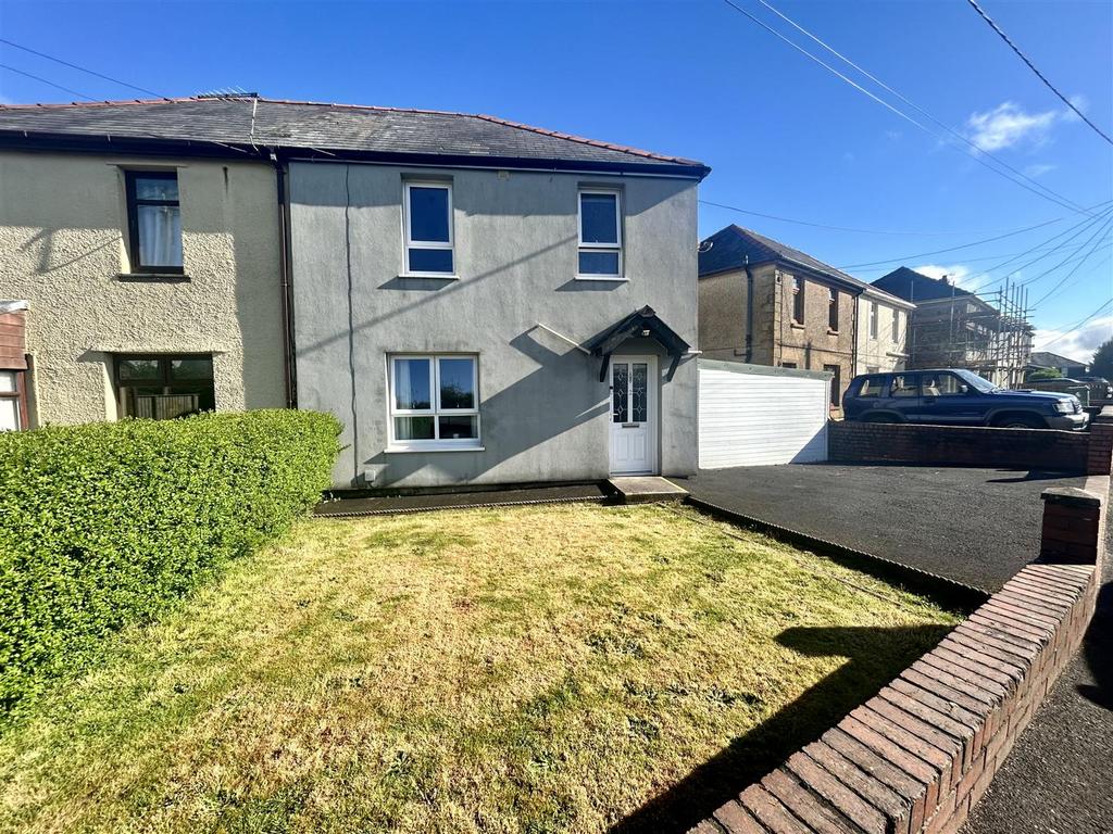 Banc Y Gors, Upper Tumble, Llanelli 3 bed semi-detached house - £159,995