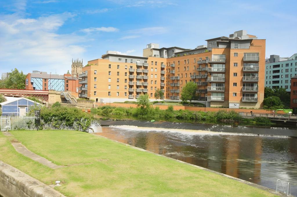 Merchants Quay, East Street, Leeds... 2 bed flat to rent - £1,300 pcm ...