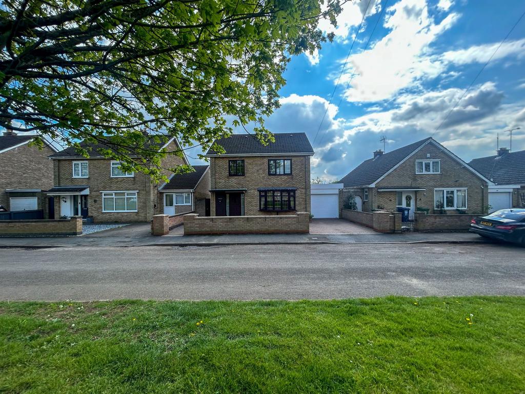 Peterborough Road, Peterborough PE7 4 bed detached house for sale - £ ...