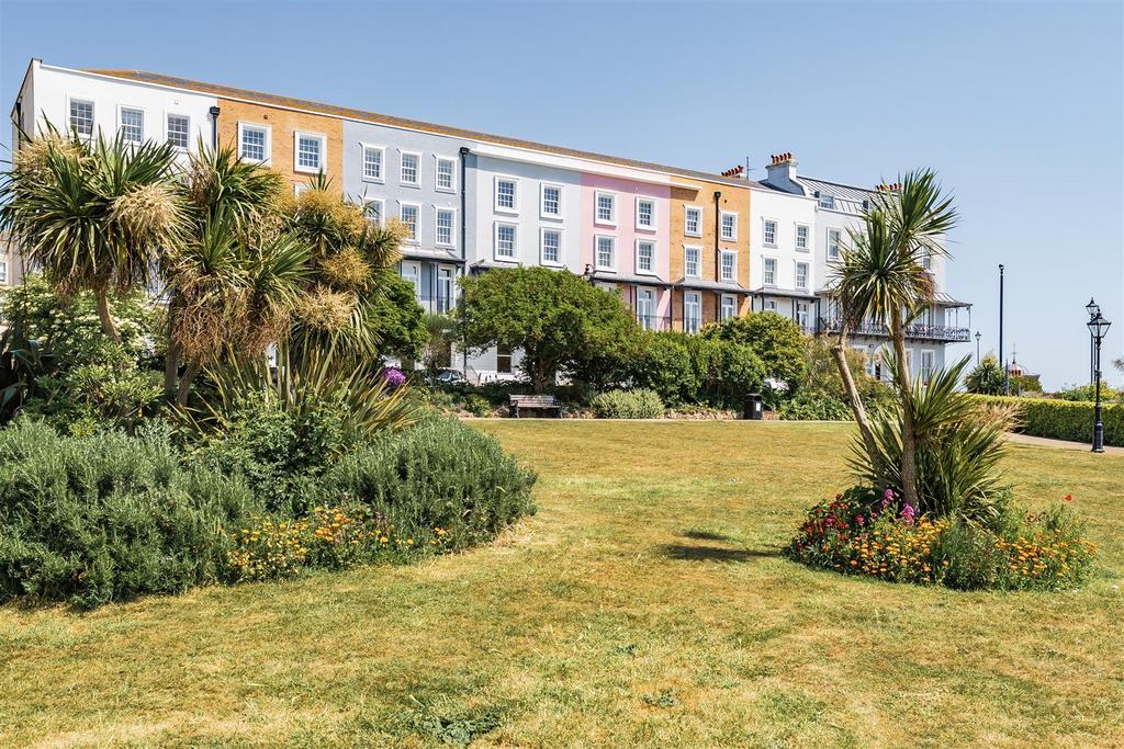 Albion Place, Ramsgate 1 bed apartment - £1,200 pcm (£277 pw)