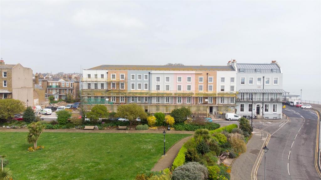 Albion Place, Ramsgate 3 bed apartment to rent - £1,700 pcm (£392 pw)