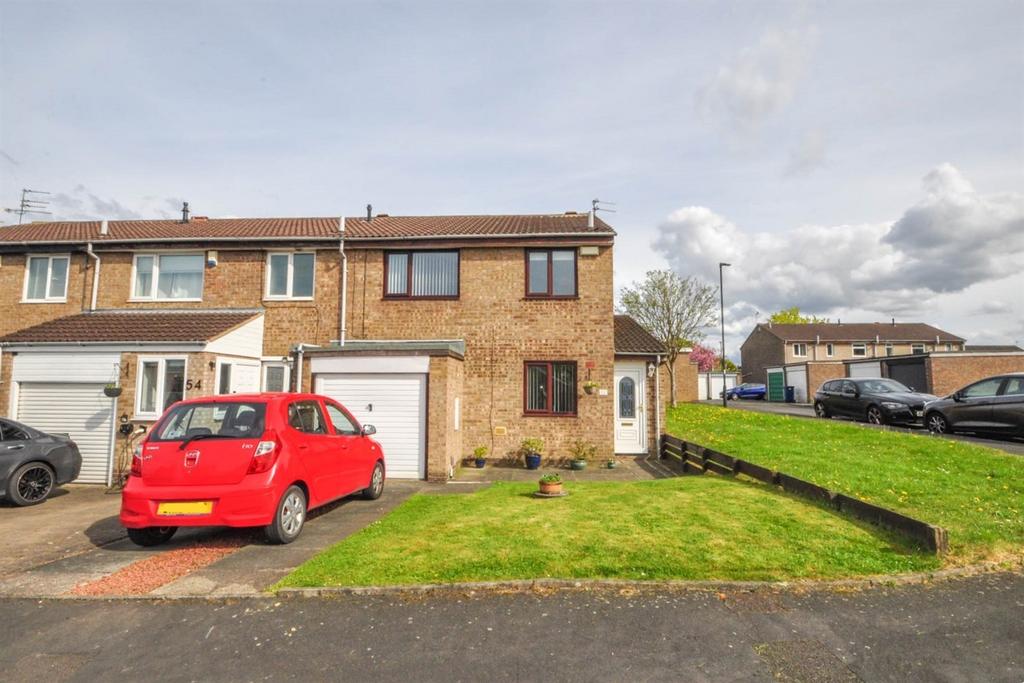 Warbeck Close, Kingston Park 3 bed end of terrace house - £235,000