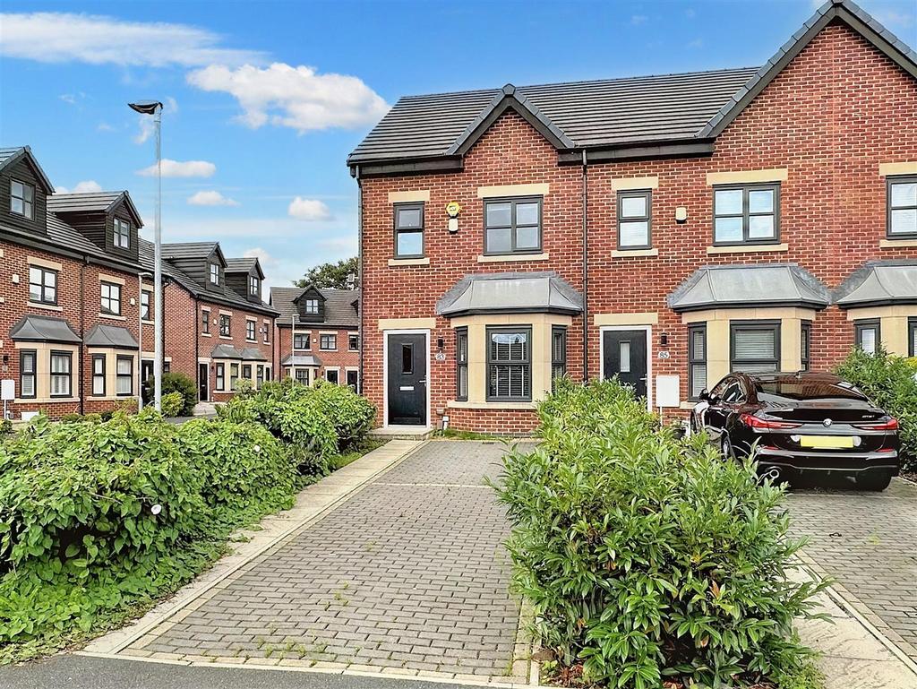 Gratrix Lane, Sale 4 bed townhouse - £2,300 pcm (£531 pw)