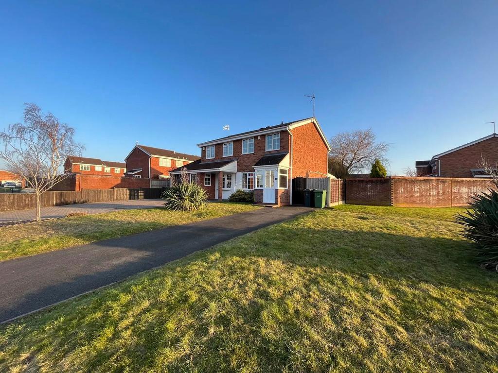 Brompton Drive, Brierley Hill DY5 2 bed semi-detached house for sale ...