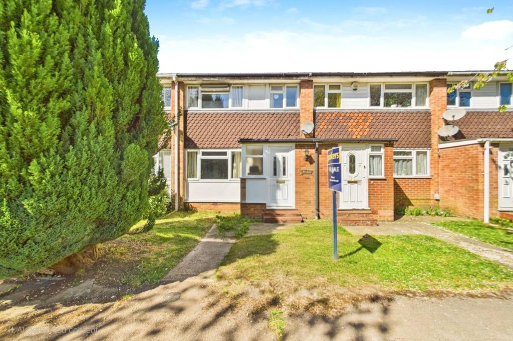 Poole Close, Tilehurst, Reading... 3 bed terraced house - £340,000