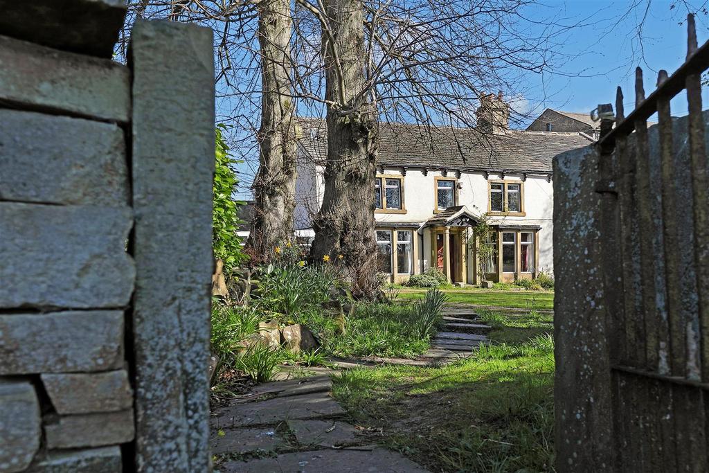 Barker Royd House Southowram... 4 bed house - £550,000