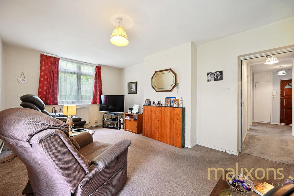 Strathdon Drive, London SW17 2 bed flat for sale - £375,000