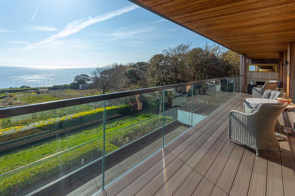 Redriff, North Foreland Avenue... 2 bed flat for sale - £750,000