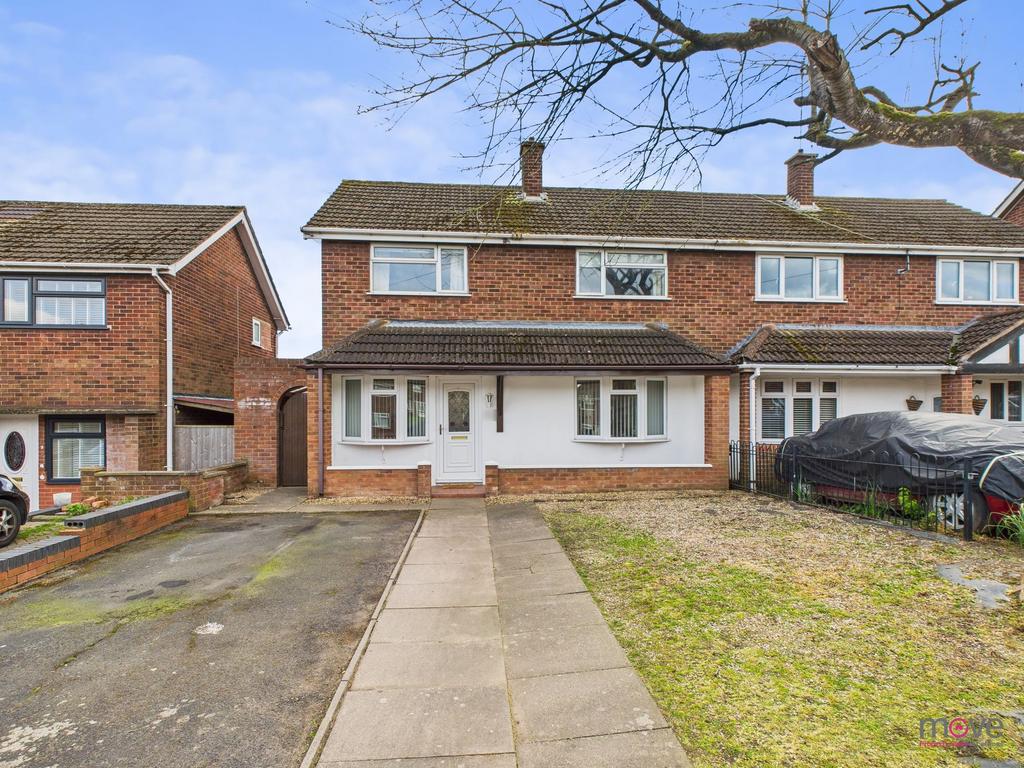 Windermere Drive, Worcester WR4 3 bed semi-detached house - £250,000