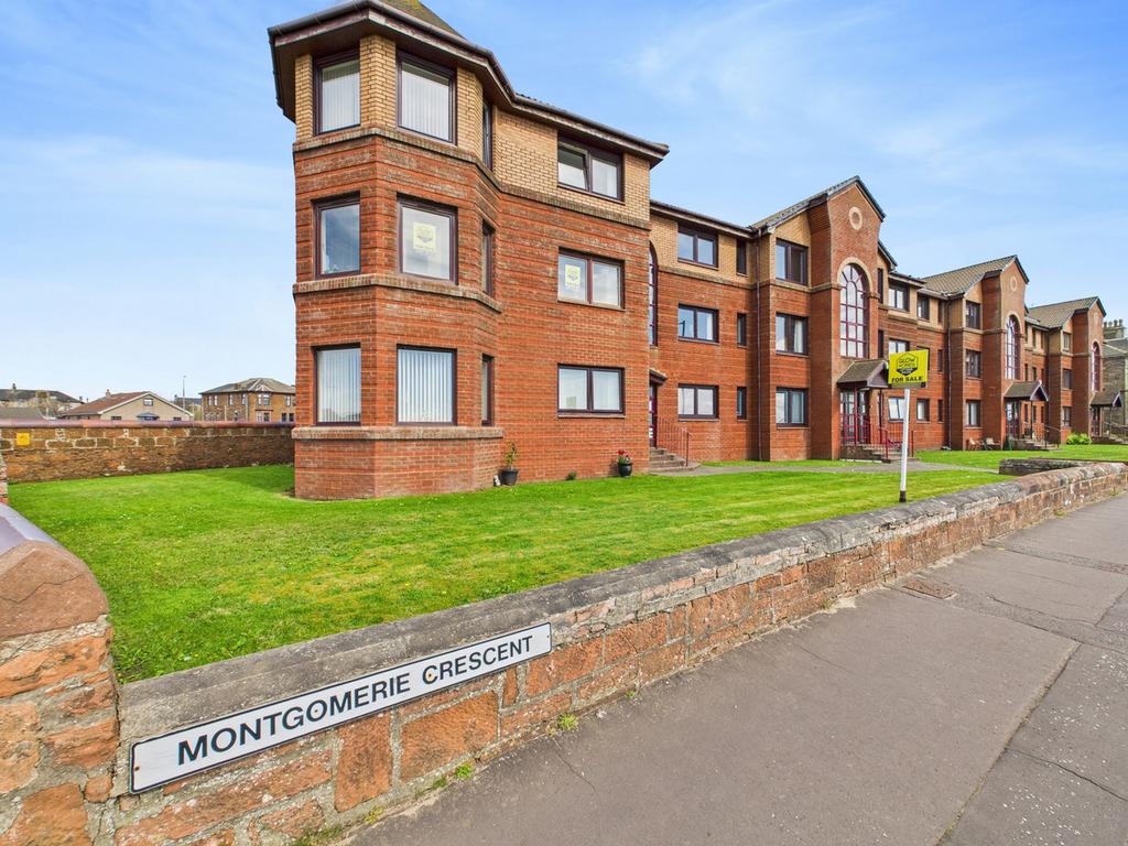 Saltcoats KA21 2 bed flat - £130,000