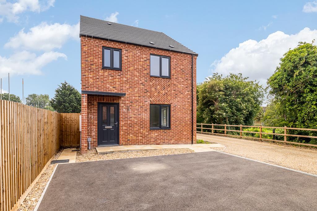 4 Marshall Drive, Cowbit 3 bed detached house for sale - £265,000