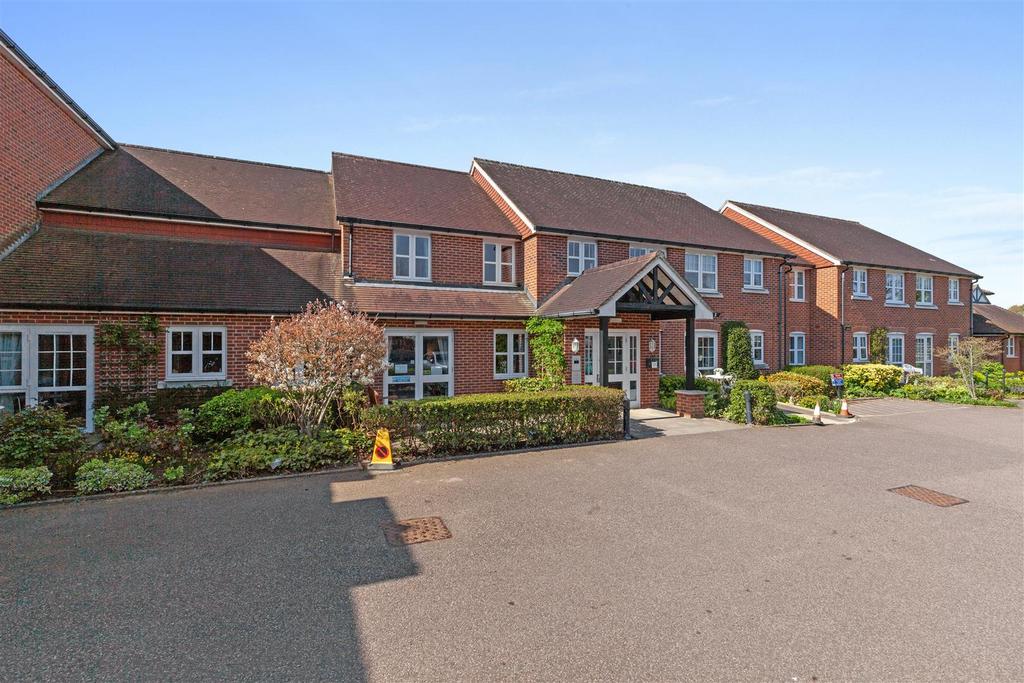 Stewart Court, High Street, Epping 2 bed apartment for sale - £395,000