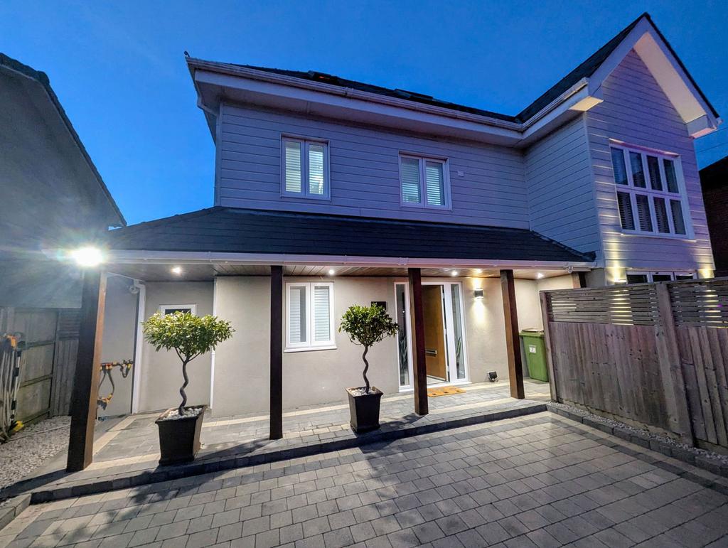 Funtley Lane, Fareham PO17 4 bed detached house for sale - £850,000