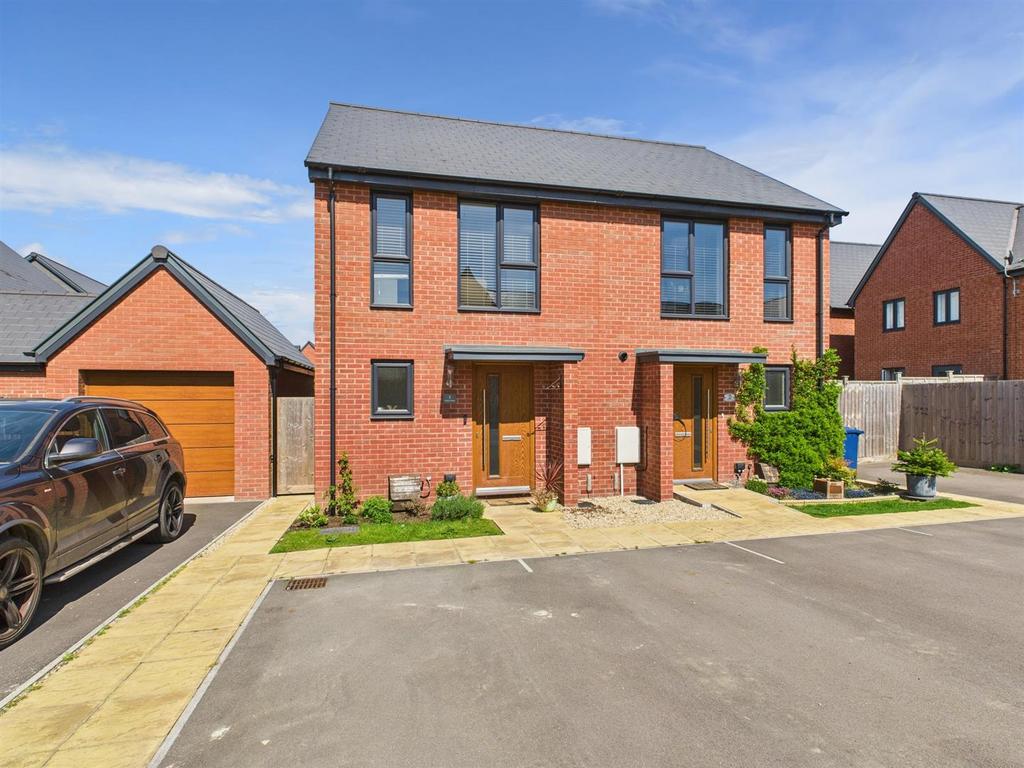 Vickers Close, Innsworth, Gloucester 2 bed semi-detached house - £260,000
