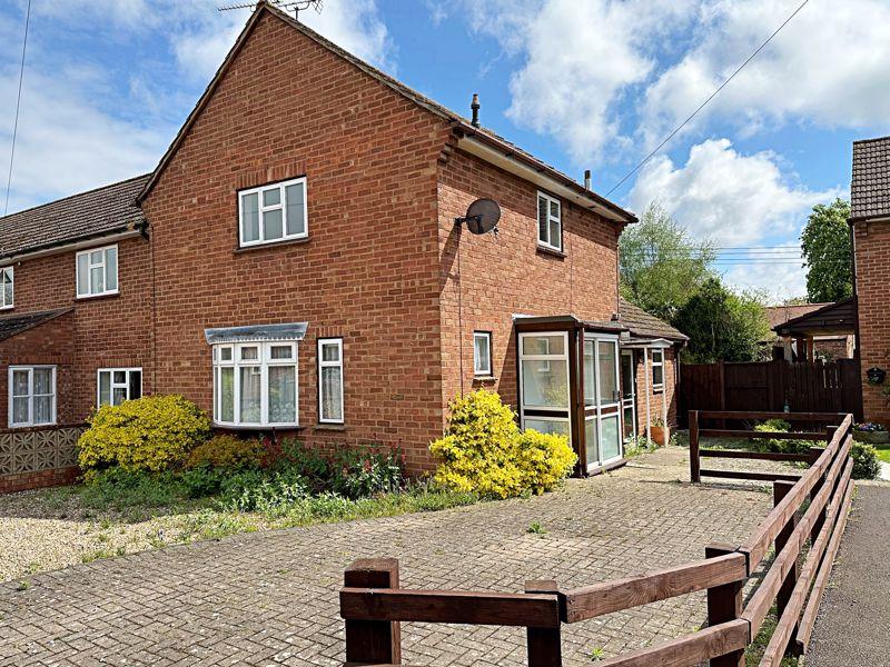 Millfield Estate, Elmley Castle 2 bed end of terrace house for sale - £ ...