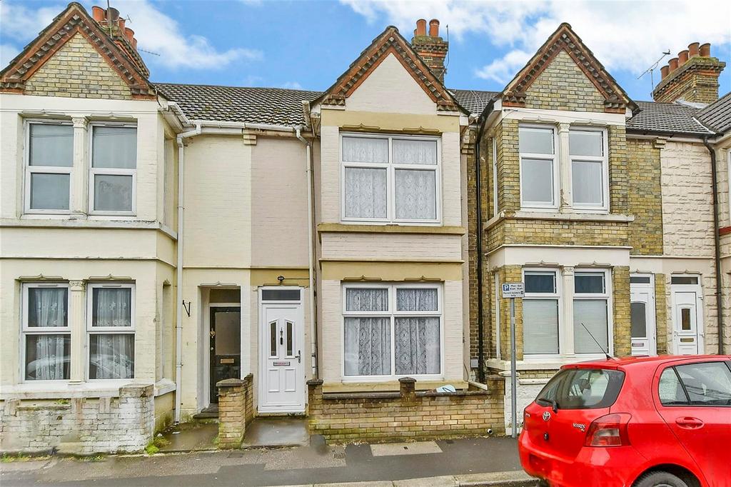 Gordon Road, Gillingham, Kent 3 bed terraced house - £300,000