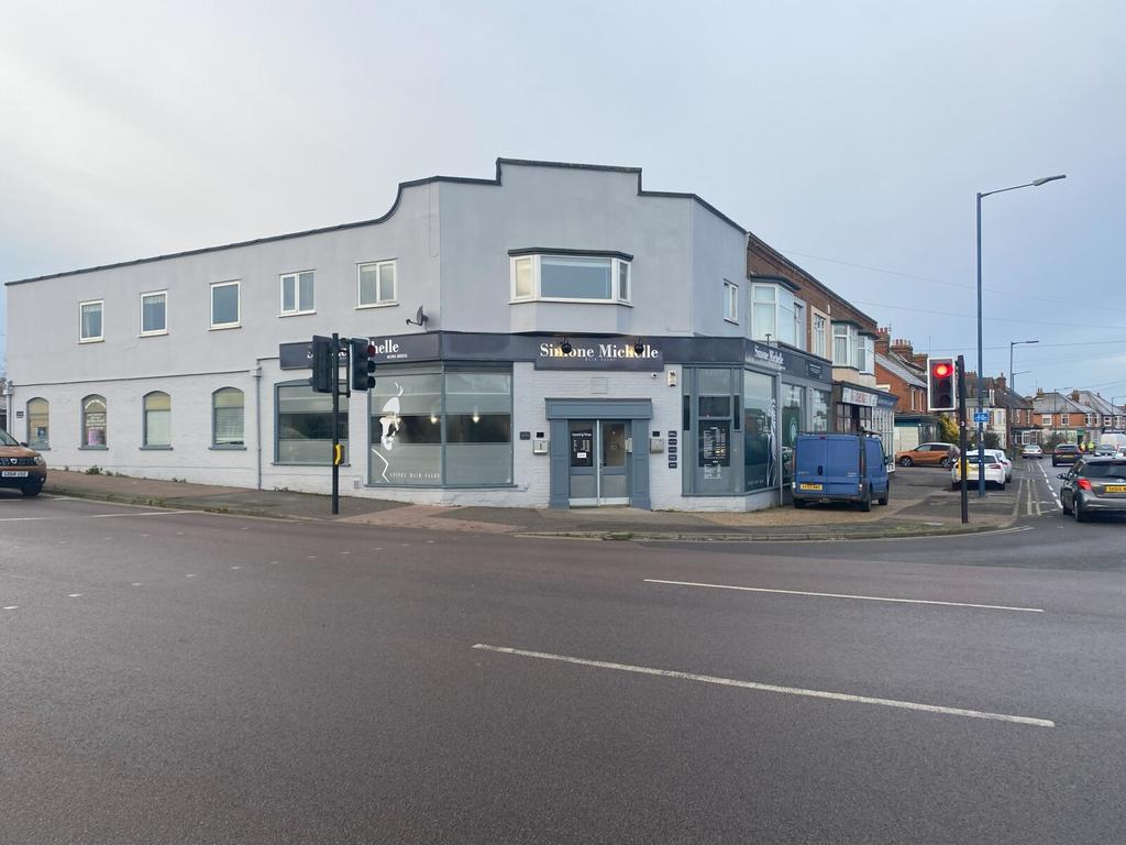 73-75 High Road West, IP11 Property for sale - £320,000