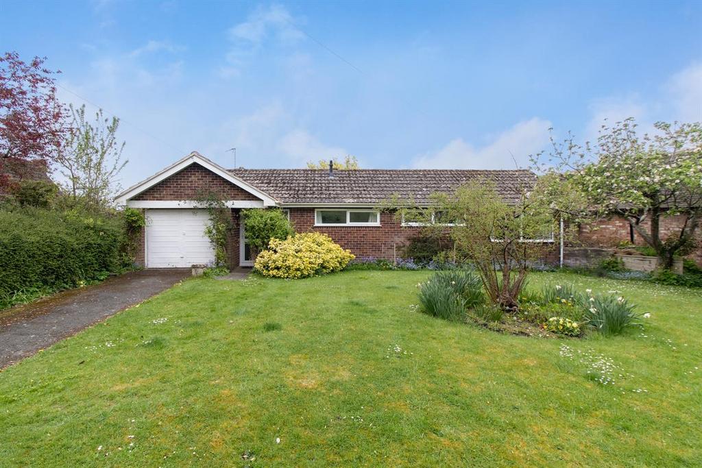 Wayside, Walwyn Road, Colwall... 2 bed bungalow for sale - £475,000