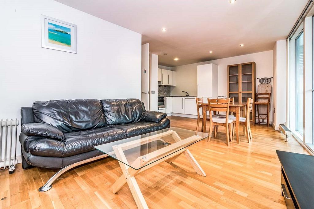 The Quays, Salford M50 2 bed apartment to rent - £1,200 pcm (£277 pw)