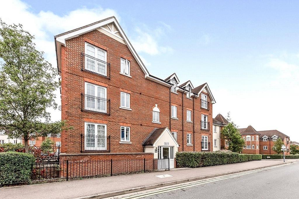 Whinbush Road, Hertfordshire SG5 2 bed flat to rent - £1,400 pcm (£323 pw)