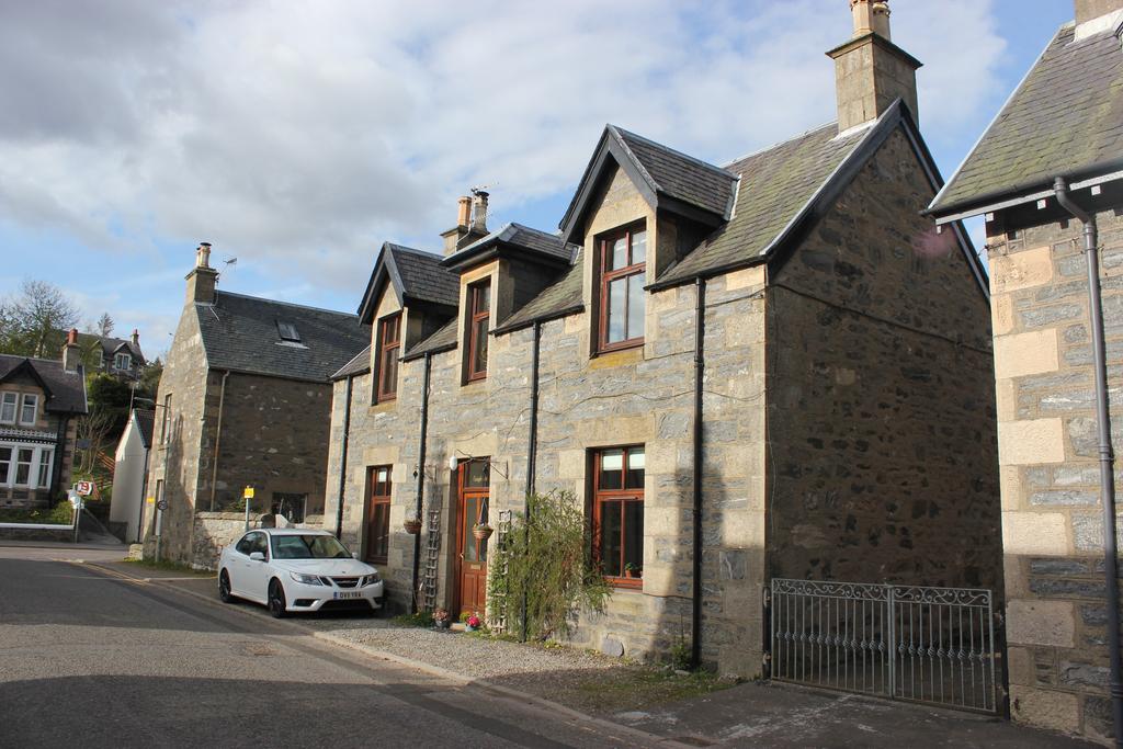 Duke Street, Kingussie 3 bed detached house - £255,000