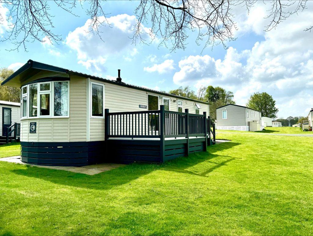 Springwood Holiday Park 2 bed park home - £19,995