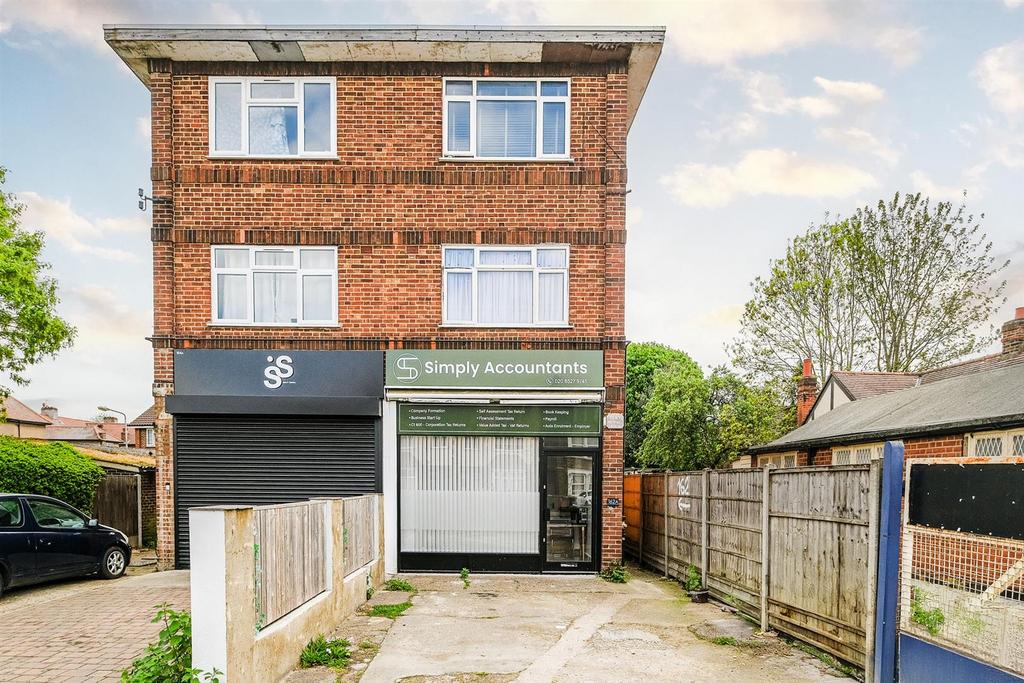 Chingford Mount Road, Chingford 1 bed ground floor flat for sale - £220,000