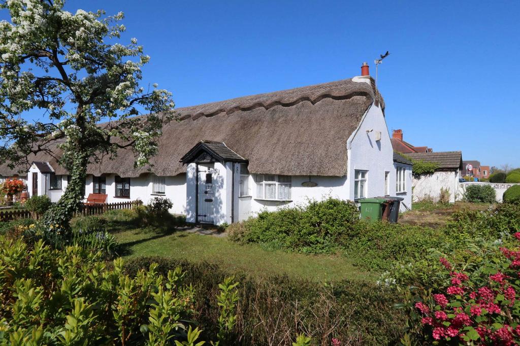 Marshside Road, Southport PR9 2 bed cottage for sale - £195,000