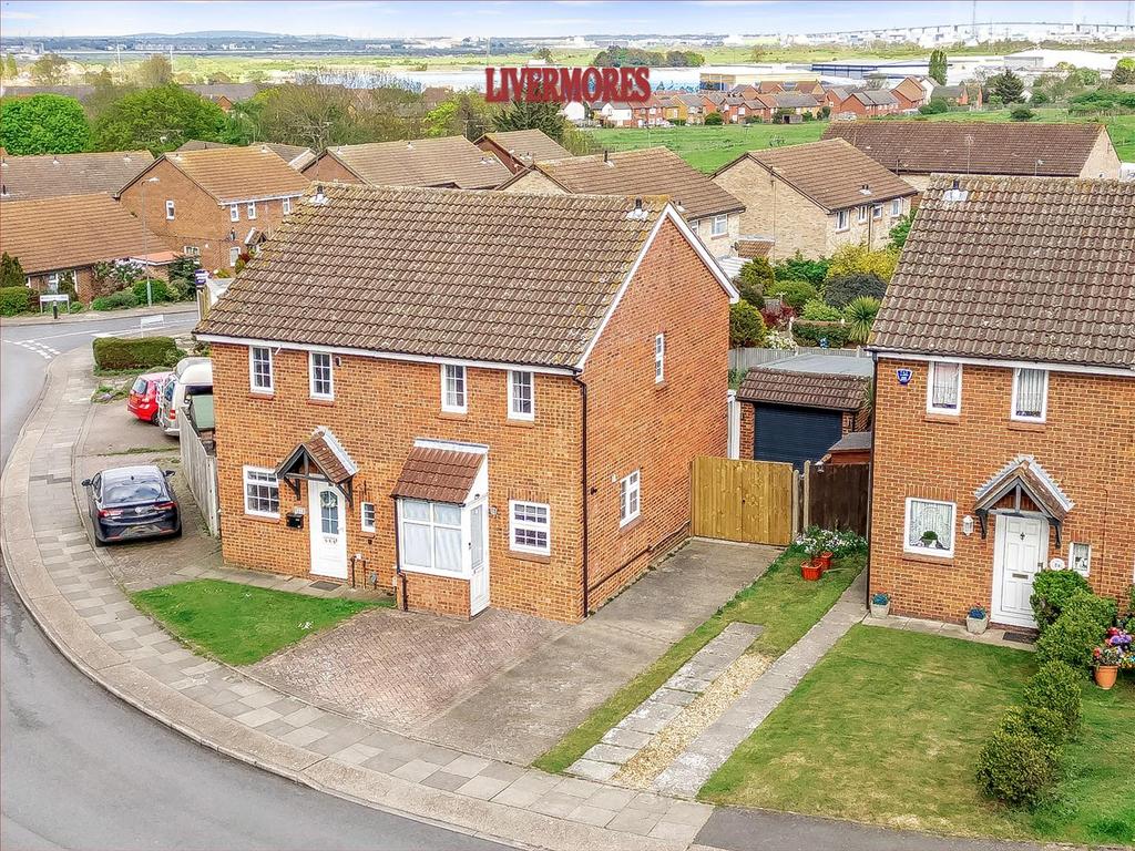 Wyatt Road, Crayford, Kent 2 bed semi-detached house - £375,000