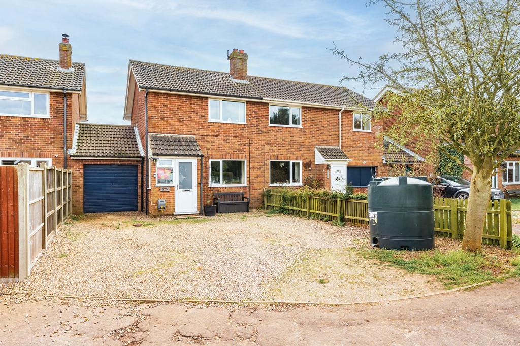 Broadgate Close, Northrepps 2 bed semi-detached house for sale - £210,000