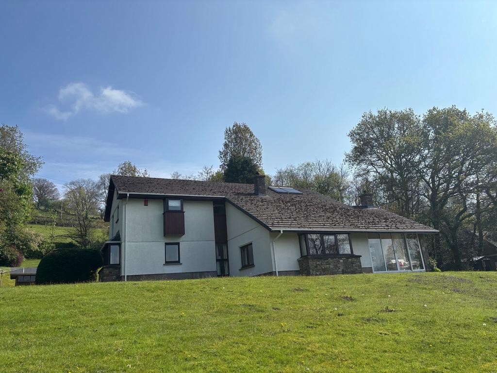 Talley, Llandeilo, Carmarthenshire. 4 bed detached house - £495,000