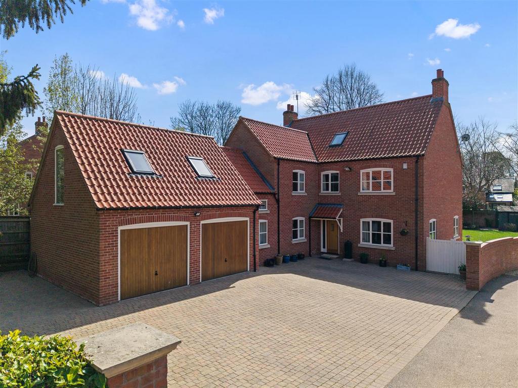 Church Farm, Caunton NG23 5 bed detached house - £695,000