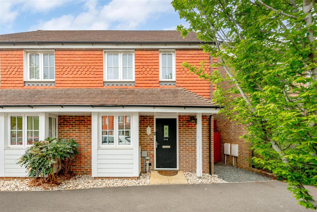 Brookfield Drive, Horley 3 bed semi-detached house - £440,000