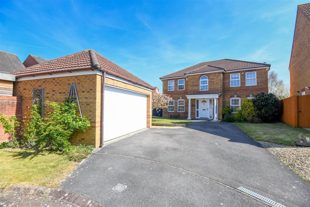 Hilperton 4 bed detached house - £560,000