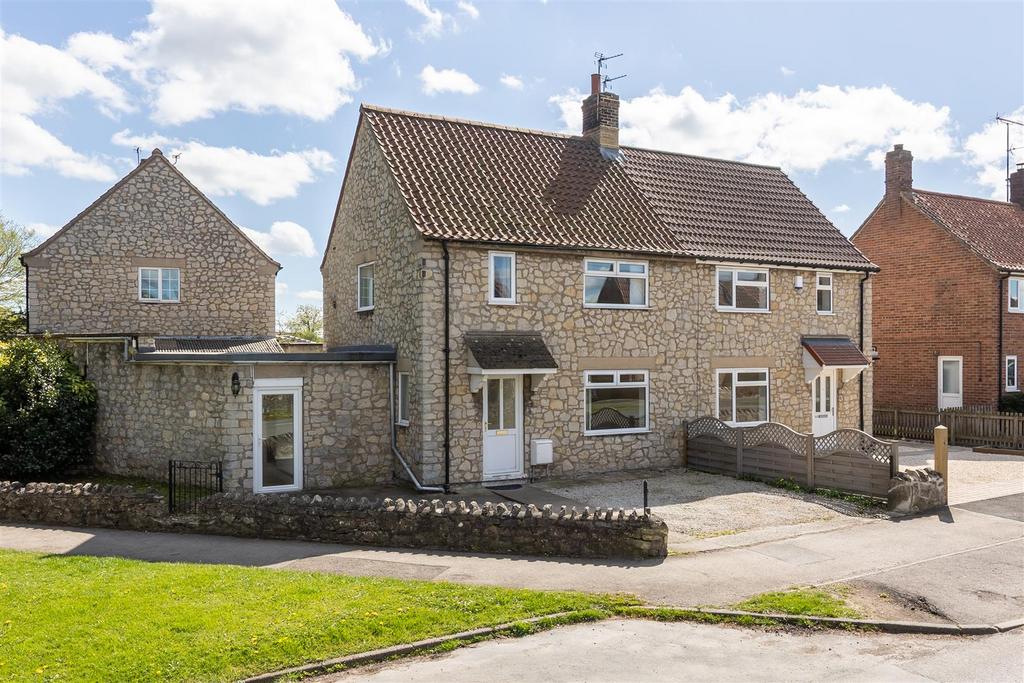 68 Manor Drive, Pickering 2 bed semi-detached house for sale - £195,000